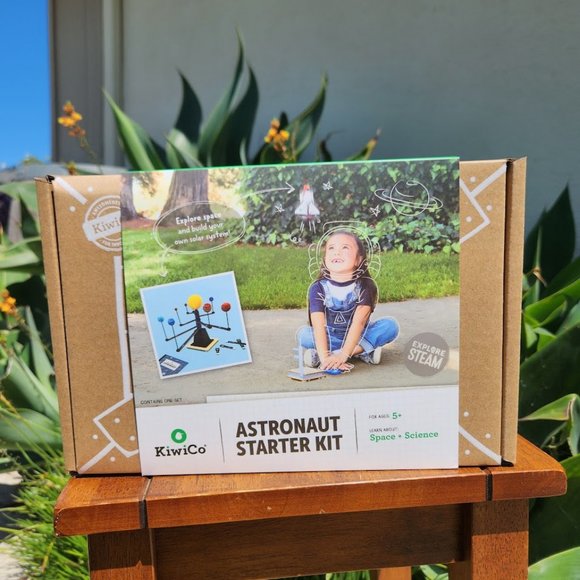 Kiwi | Toys | New Kiwico Kiwi Co Astronaut Solar System Science Kit ...